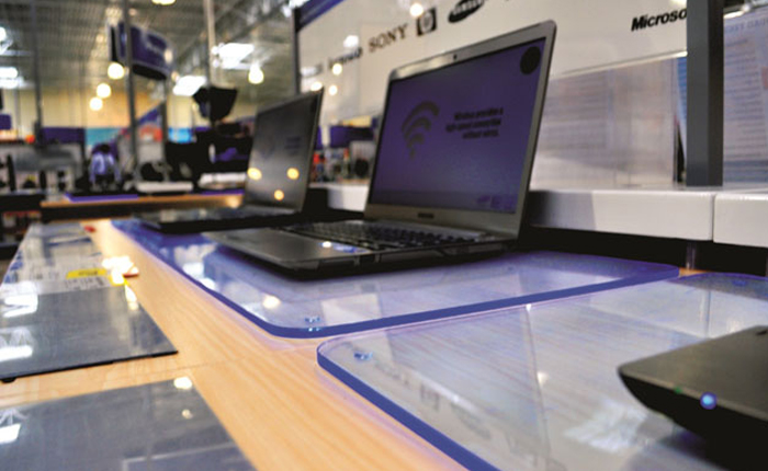 Lucite® Acrylic Block Photos | Discover Premium Lucite® Sheet Photos ...