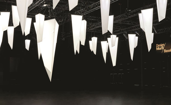 Lucite® Acrylic Block Photos | Discover Premium Lucite® Sheet Photos ...